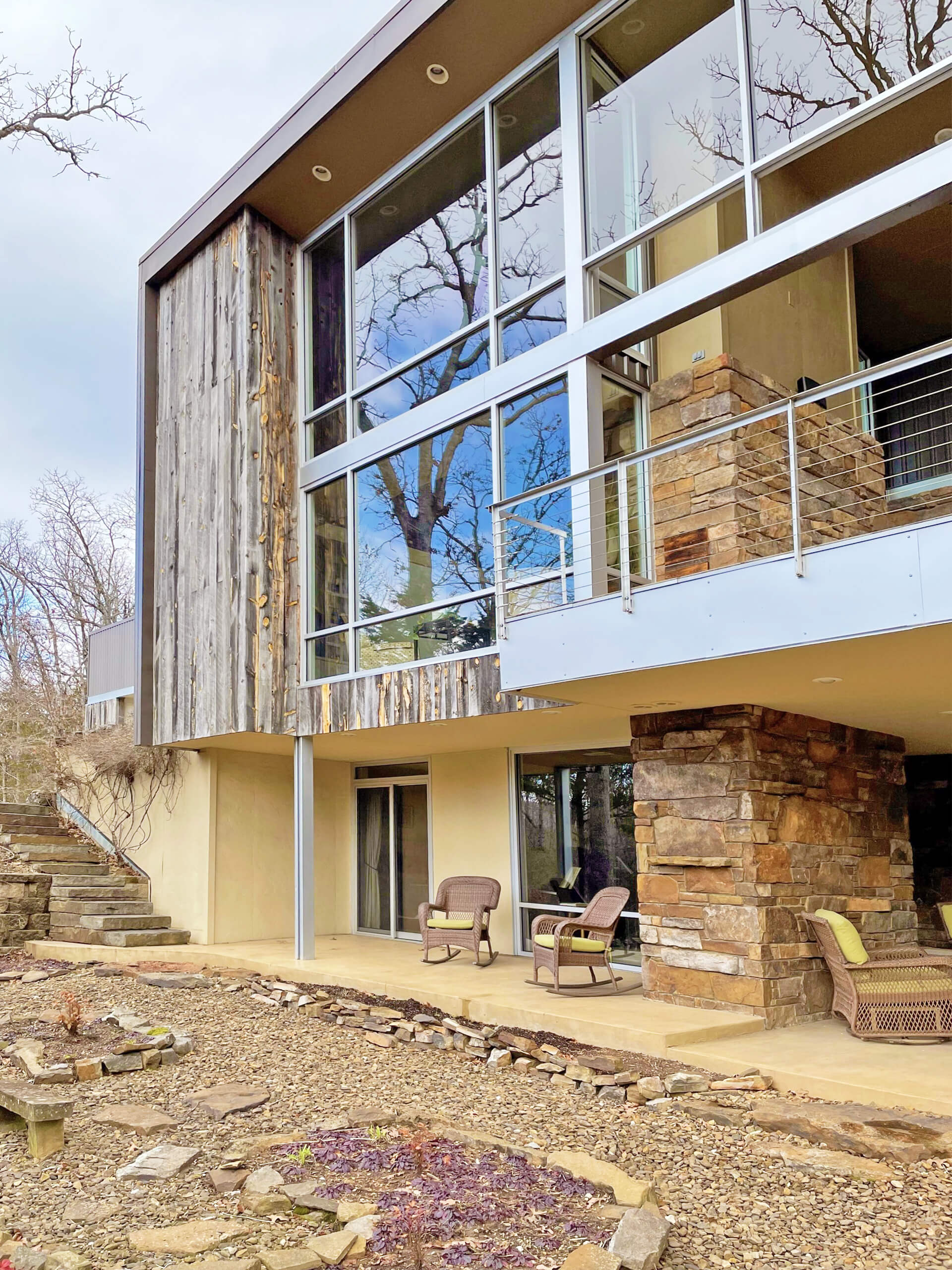 Reclaimed Wood: An Ideal Cedar Siding Alternative – Centennial Woods